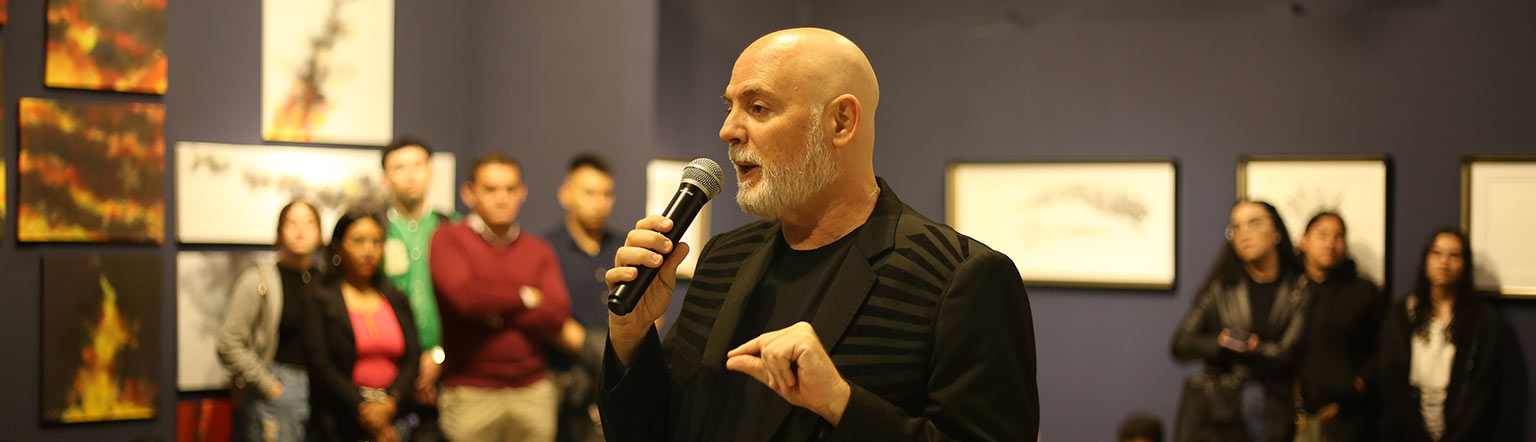 El artista Christian Ceuppens conversó con estudiantes y docentes sobre ...